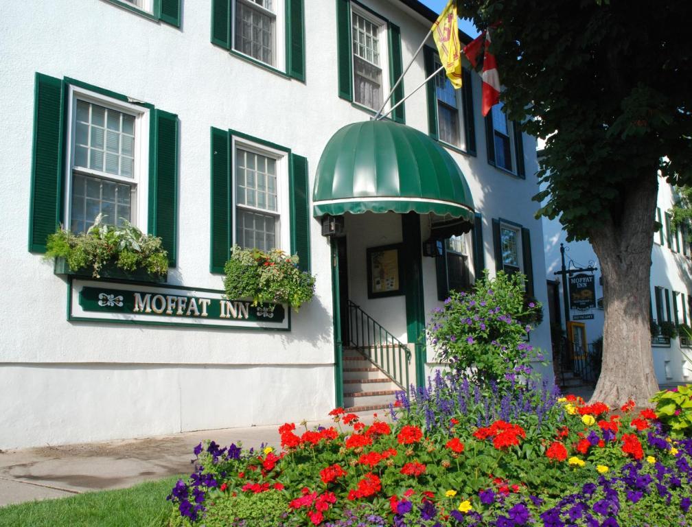MOFFAT INN | ⋆⋆⋆ | NIAGARA-ON-THE-LAKE, CANADA | SEASON DEALS FROM $145