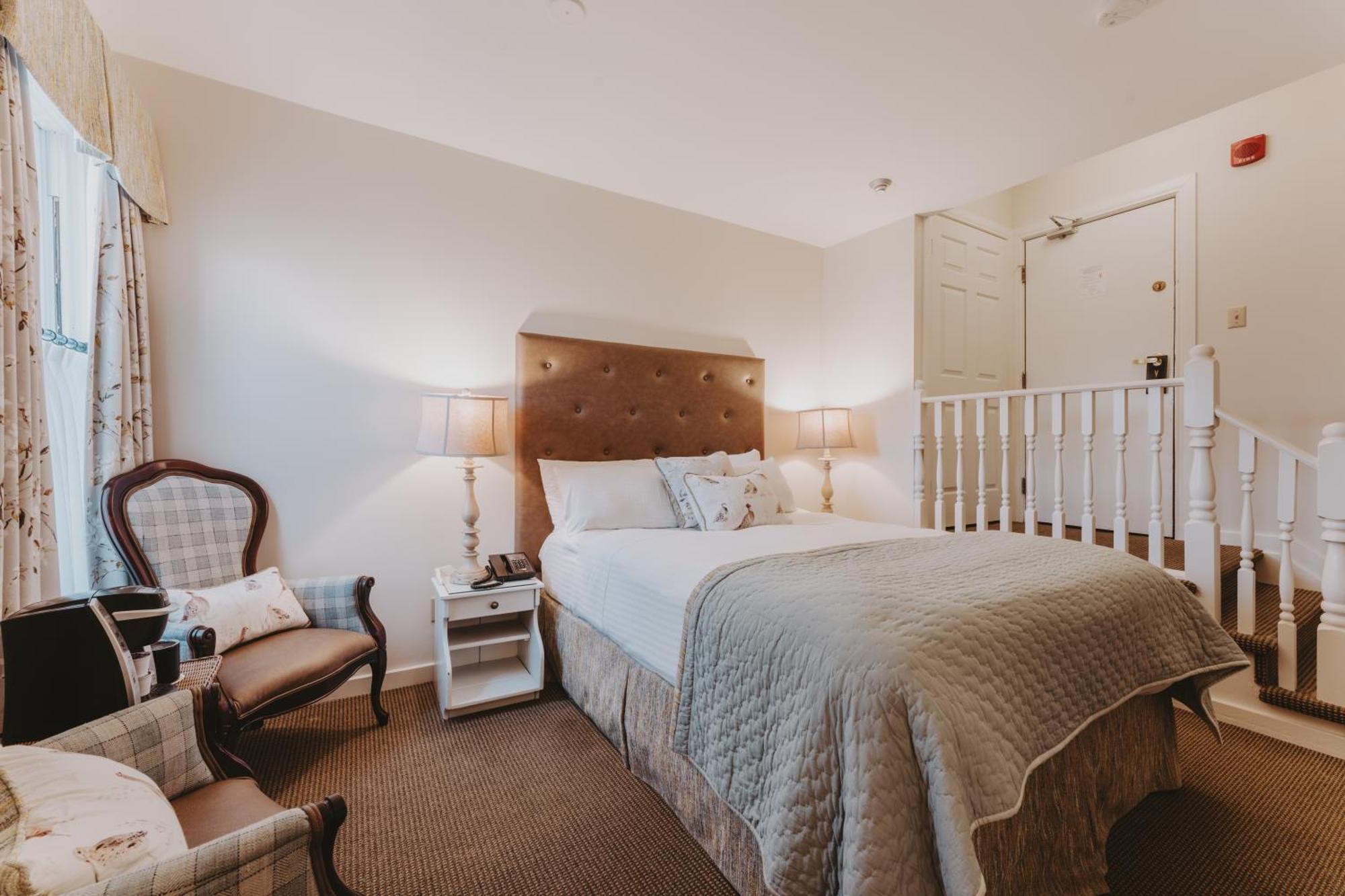MOFFAT INN | ⋆⋆⋆ | NIAGARA-ON-THE-LAKE, CANADA | SEASON DEALS FROM $145